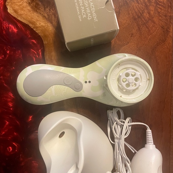 Clarisonic | Makeup | Clarisonic Plus Sonic Facial Cleansergreen Floral ...